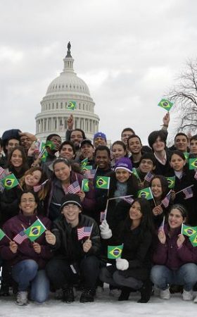 Partiu Intercâmbio: fazer intercâmbio e estudar fora com bolsa de estudos!